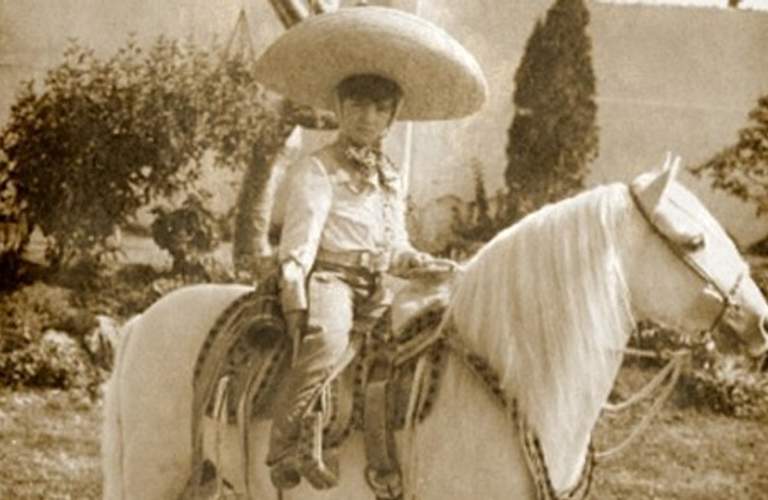 El Artista del Mes: orígenes de Alejandro Fernández